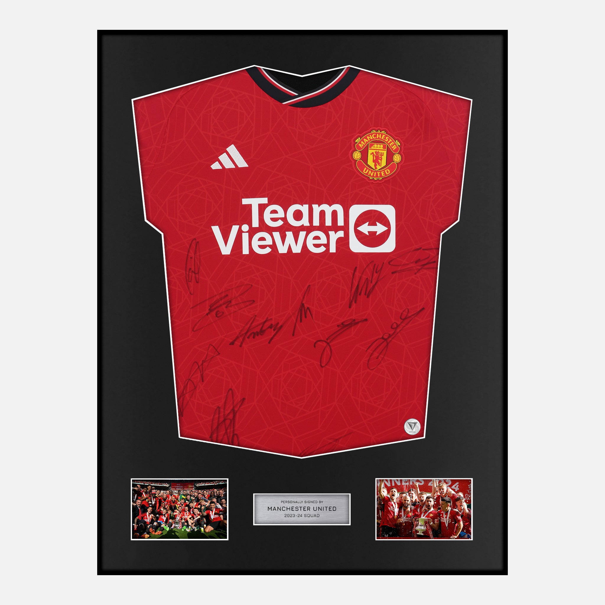 Framed Manchester United Signed Shirt | Classic