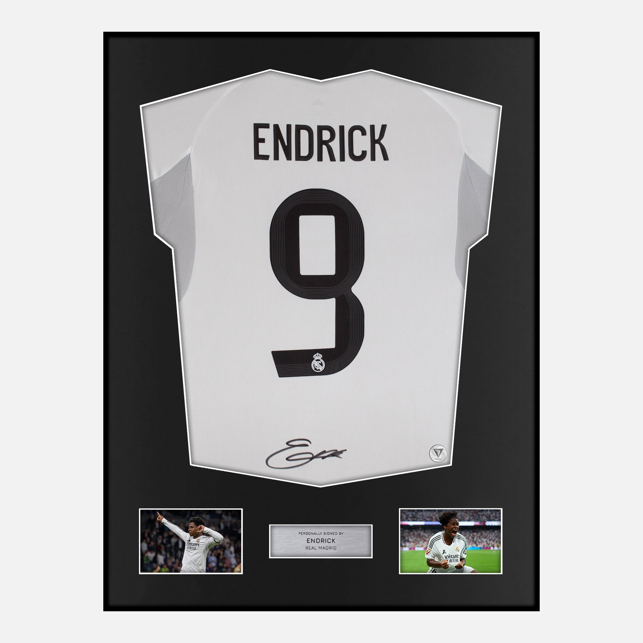 Framed Endrick Signed Real Madrid Shirt | Classic